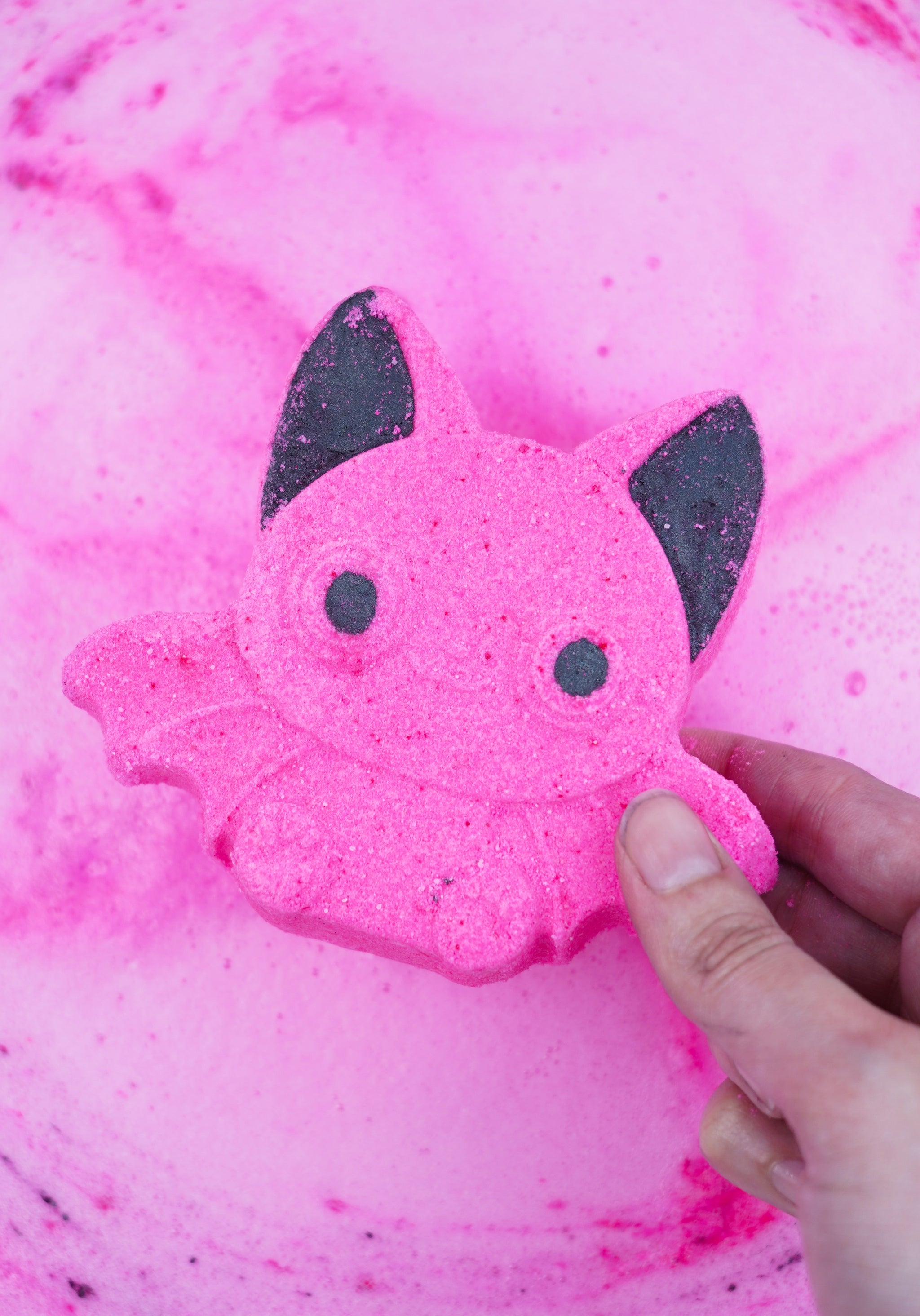 Beserk Bombs - Bat Pink/Black Bath Bomb - Buy Online Australia